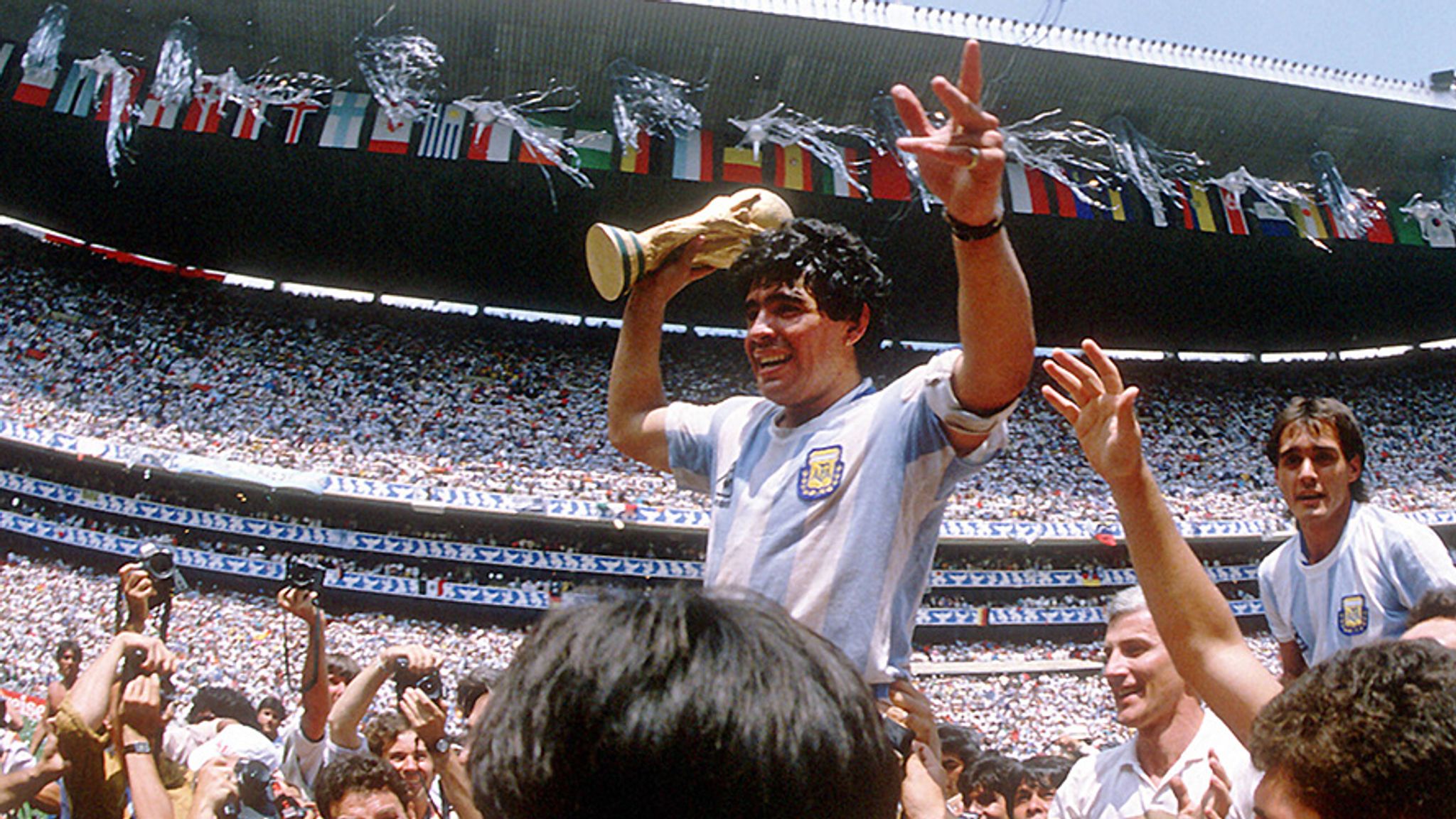 Maradona-Trikot von 1986 im WM-Museum ausgestellt - Sky Sport Austria