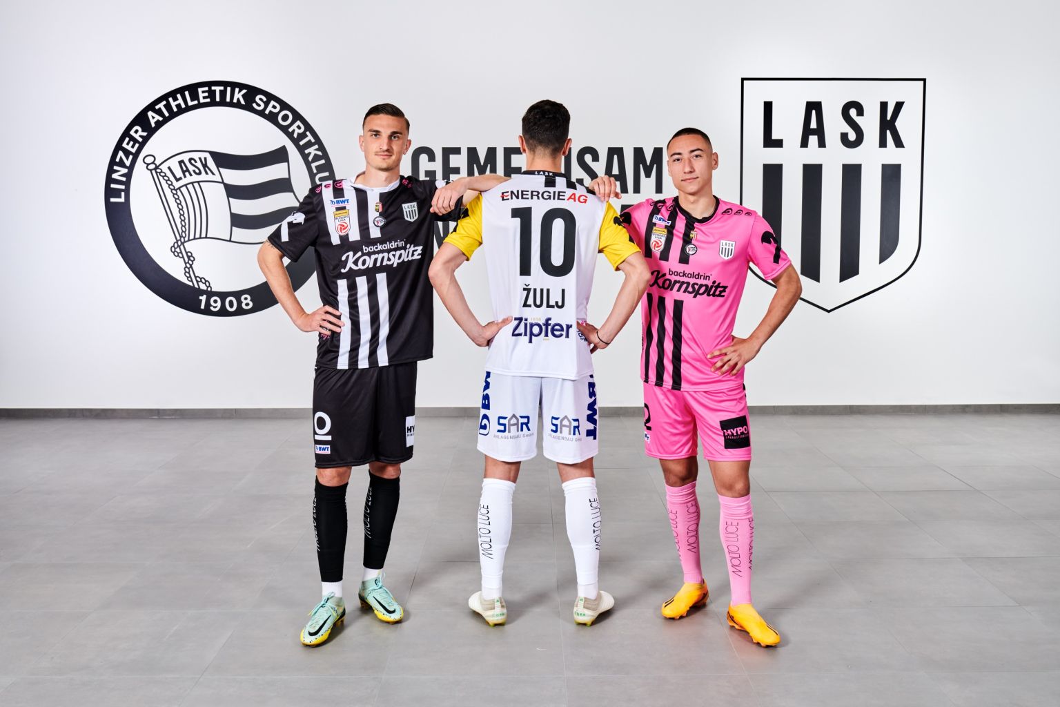 Logo, Wappen, Trikots: LASK präsentiert neuen Look für kommende Saison ...
